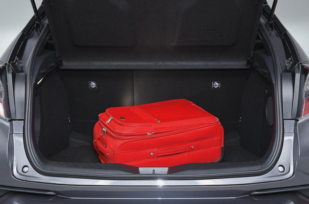 1.8 VVT-h Design SUV 5dr Petrol Hybrid CVT Euro 6 (s/s) (140 ps) | What ...